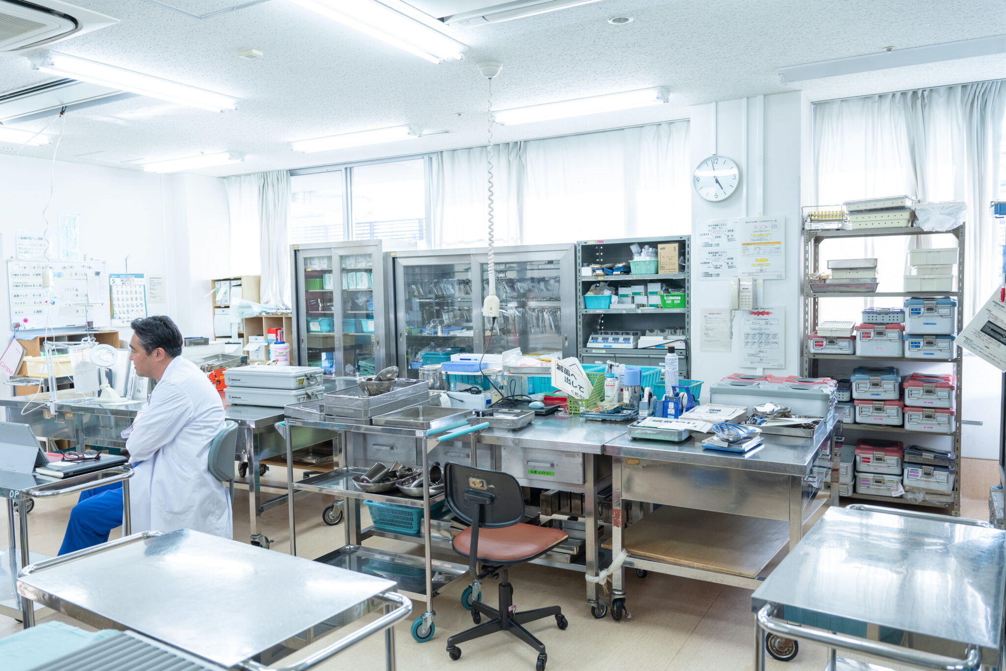 再生処理の現場 vol.3 越谷市立病院 滅菌管理室 酒井大志さん 『滅菌保証とは、患者さんとご家族の健康な未来を守ること』 | 再生処理の現場 | 再生処理の「今」を伝える | SALWAY