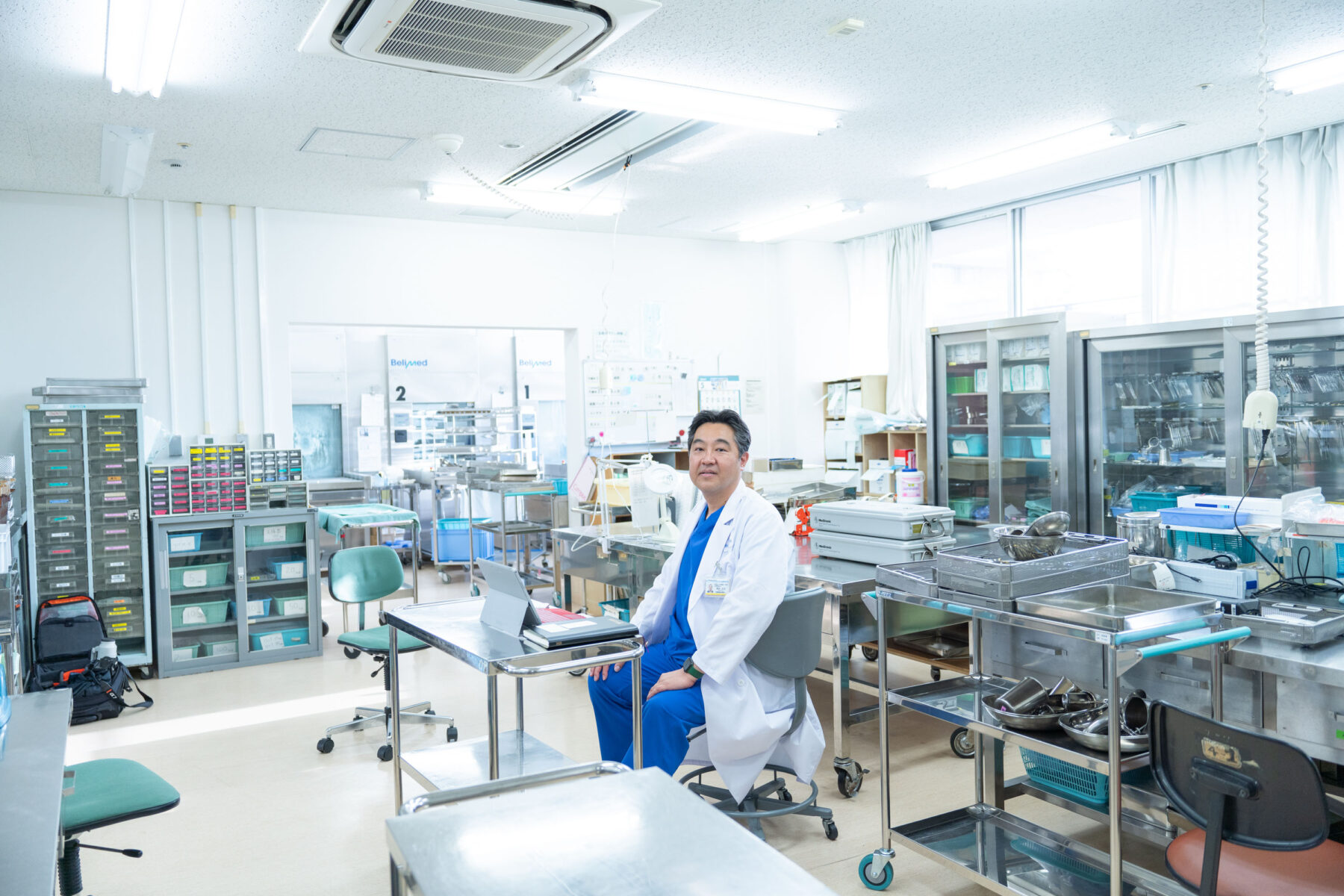 再生処理の現場 vol.3 越谷市立病院 滅菌管理室 酒井大志さん 『滅菌保証とは、患者さんとご家族の健康な未来を守ること』 | 再生処理の現場 | 再生処理の「今」を伝える | SALWAY