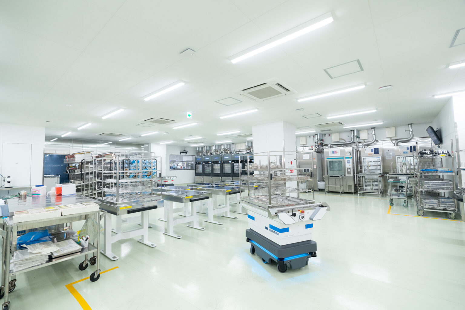 再生処理の現場 vol.11（前編） デジタル化と自動化による、安全で働きやすい材料部の実現 東京医科歯科大学病院「C棟」材料部 フォトレポート | 再生処理の現場 | 再生処理の「今」を ...